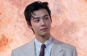 Cha Eun-woo Stuns in Elegant Suit, Captivating Fans with His Sculpted ...